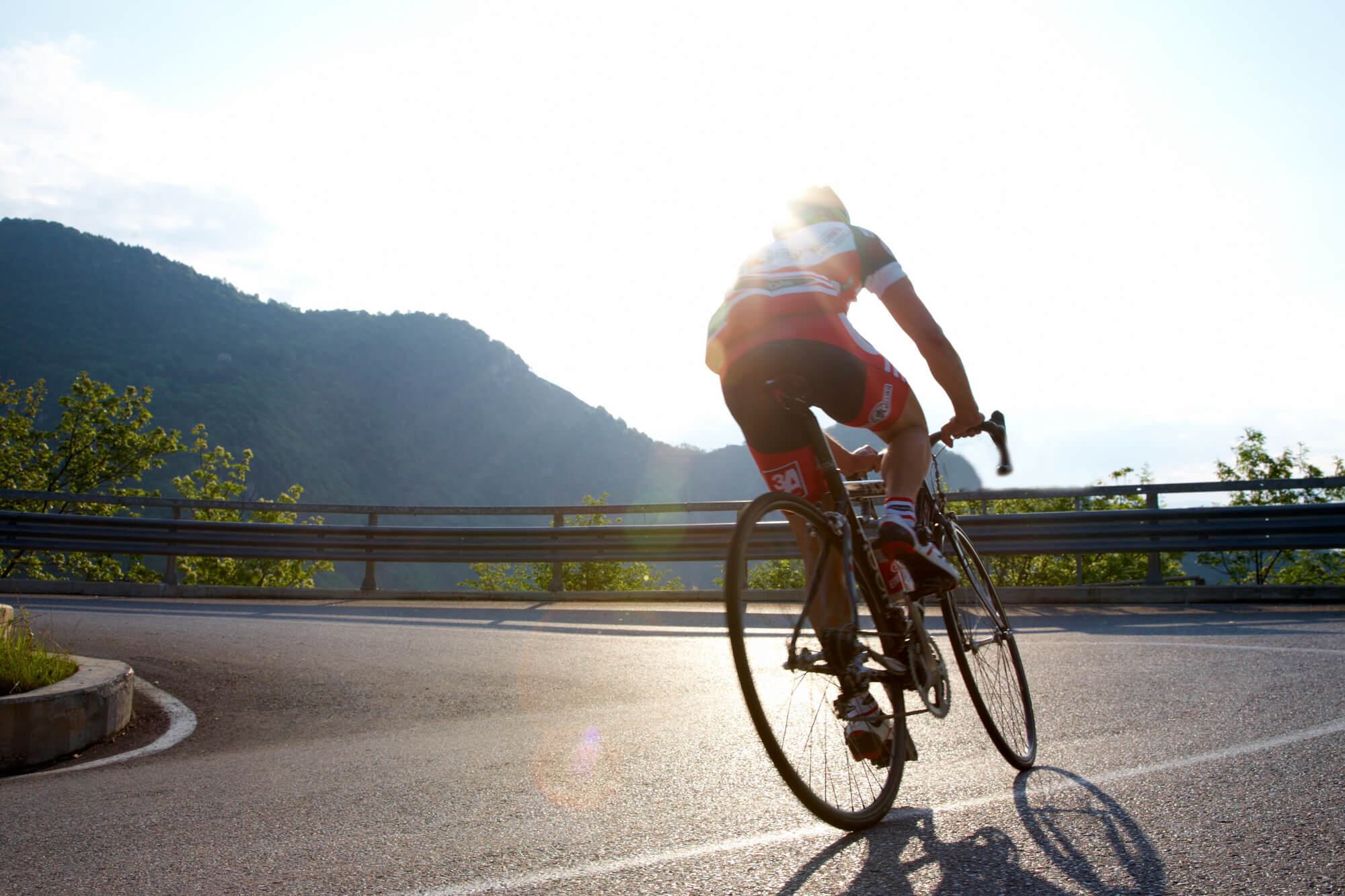 Hybrid Bikes Vs Road Bikes Differences Explained hybrid-bikes-vs-road-bikes-differences-explained